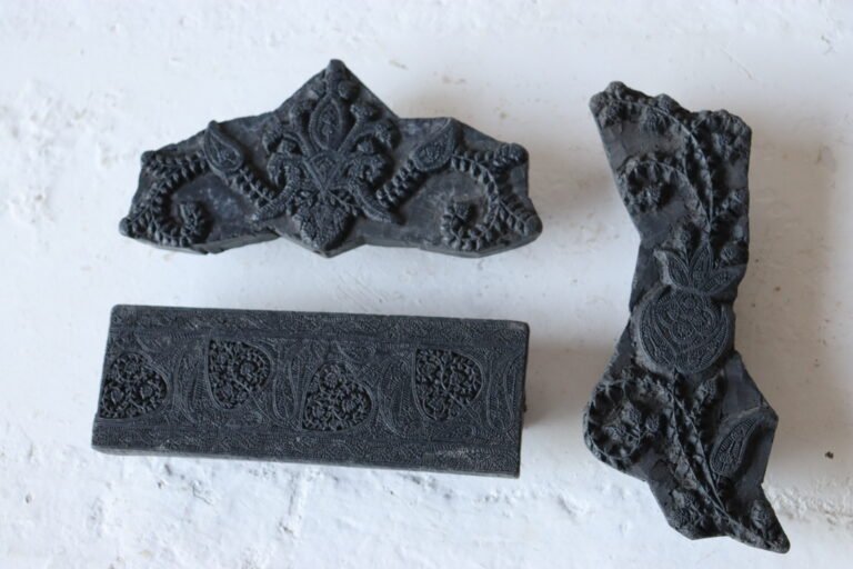 WOODEN BLOCK PRINT 10x15x5cm - Majestic Carvings